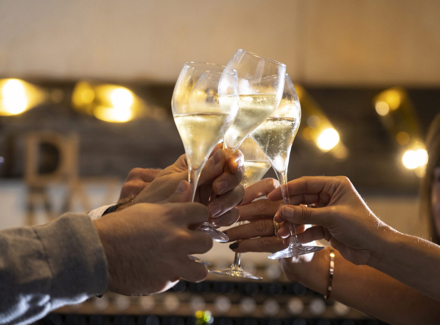 NUEVAS CUVÉES Y GRANDES RESERVAS… EL CAVA DE REQUENA ESTRENA ‘BURBUJAS ...